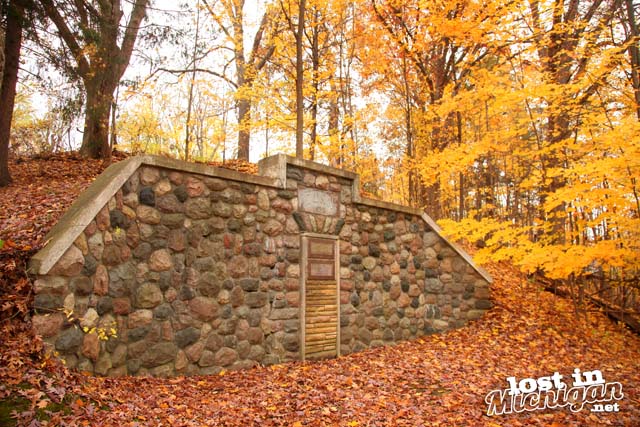 The Legend of Lakeville Cemetery - Lost In Michigan