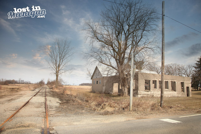 The Small Town of Palms - Lost In Michigan