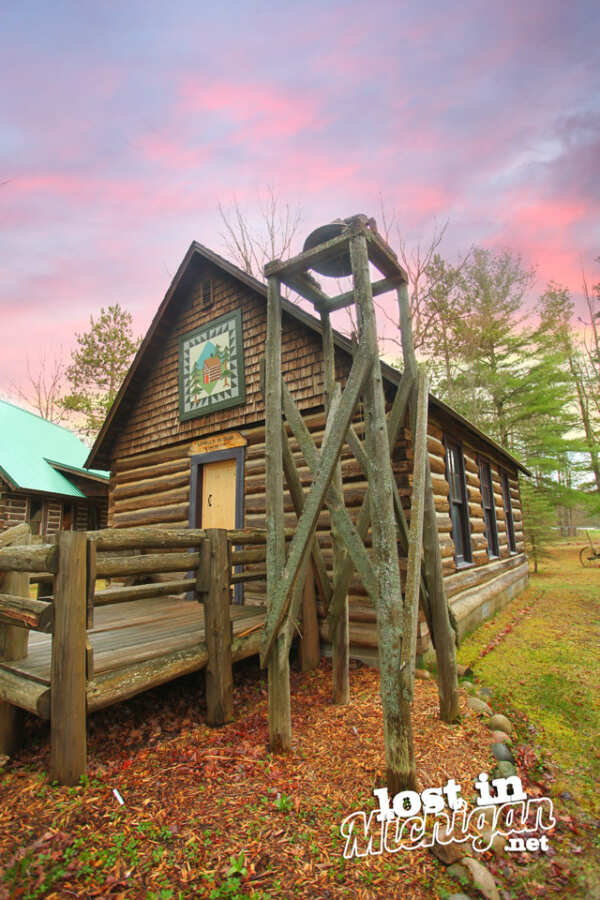 The Lone Pine Log Cabin School - Lost In Michigan